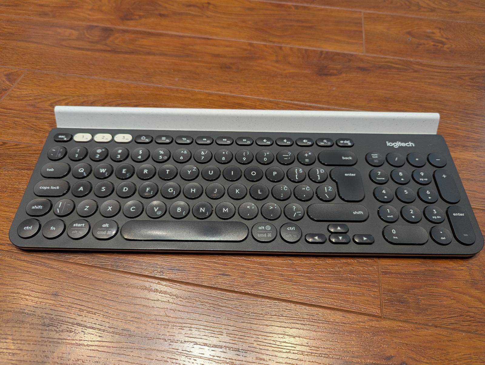 Bluetooth tipkovnica Logitech K780