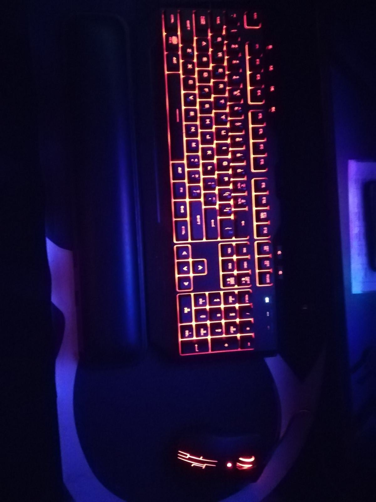 ---Coolermaster DEVASTATOR miš i tipkovnica kombo---