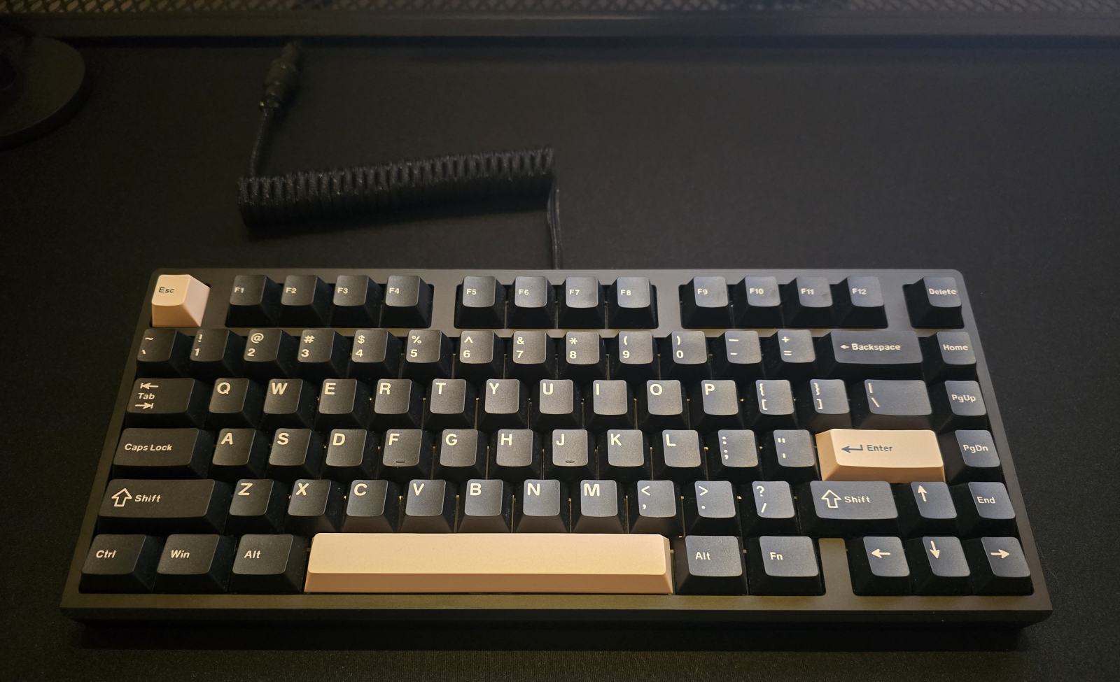 Custom mehanička tipkovnica Bridge75 MAX 75%