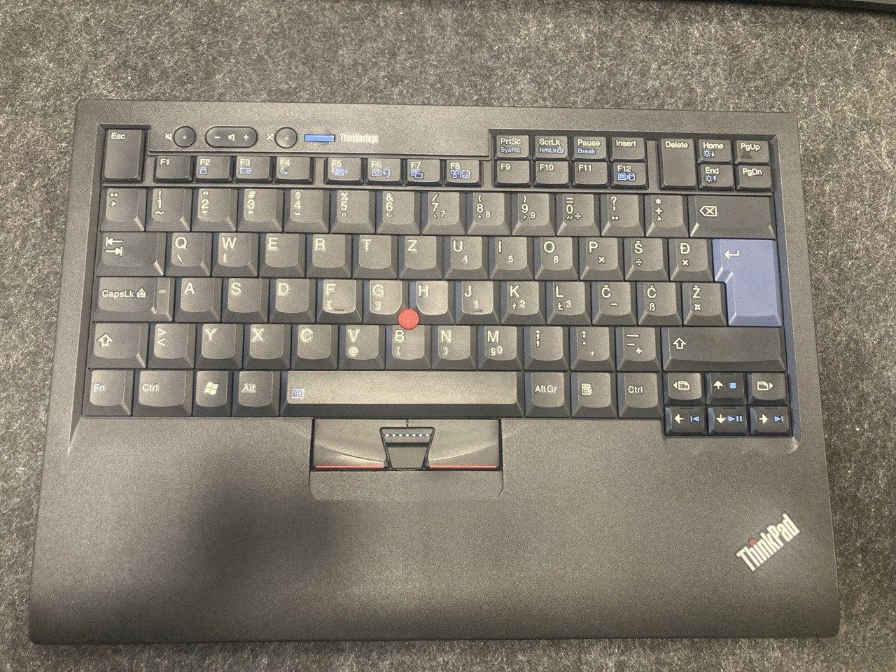 Lenovo ThinkPad USB Tipkovnica sa TrackPoint (SK-8855)