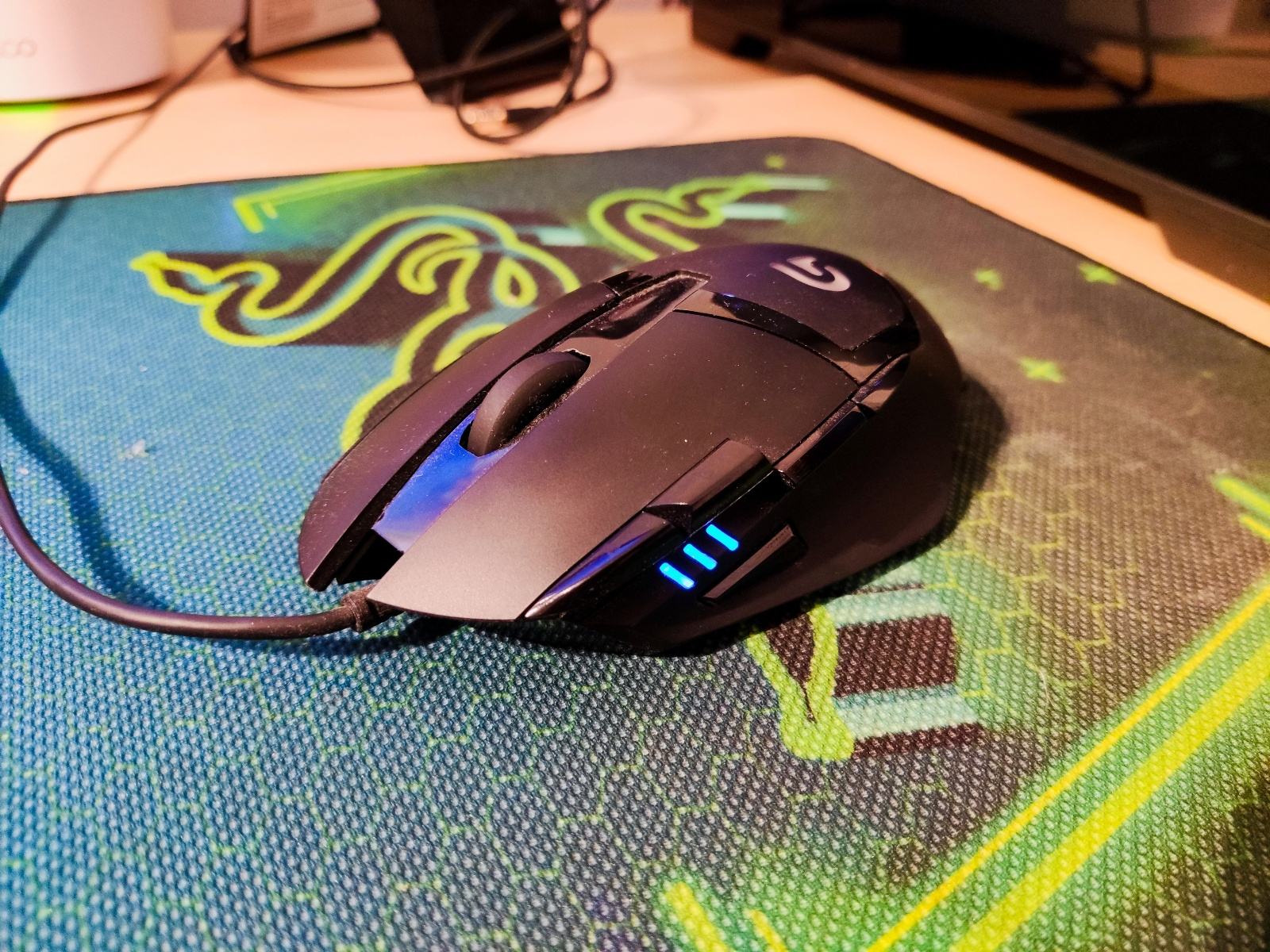 Logitech G402 gaming miš