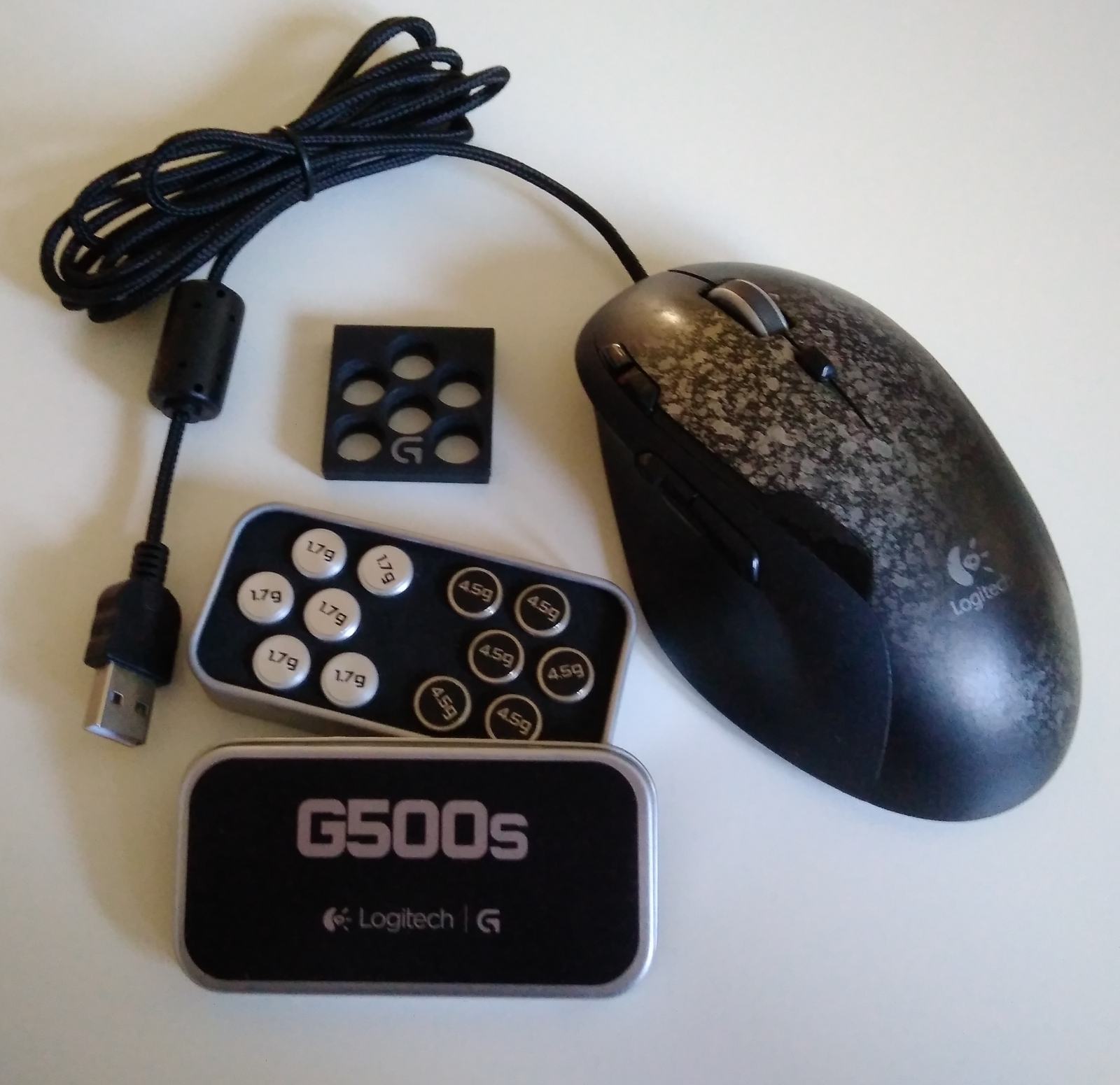 Logitech G500, laserski,5700 dpi, 7 tipki, utezi, hyperscroll, gaming