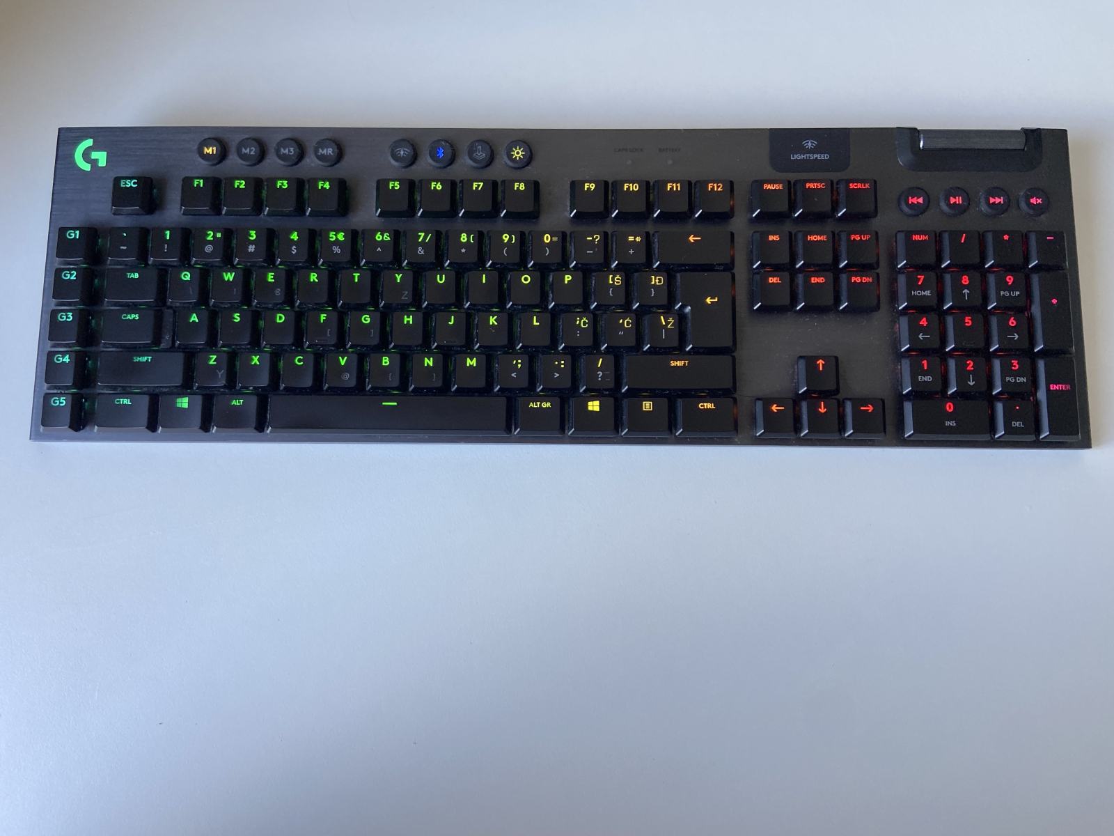 Logitech G915 LIGHTSPEED Linear Wireless RGB tipkovnica