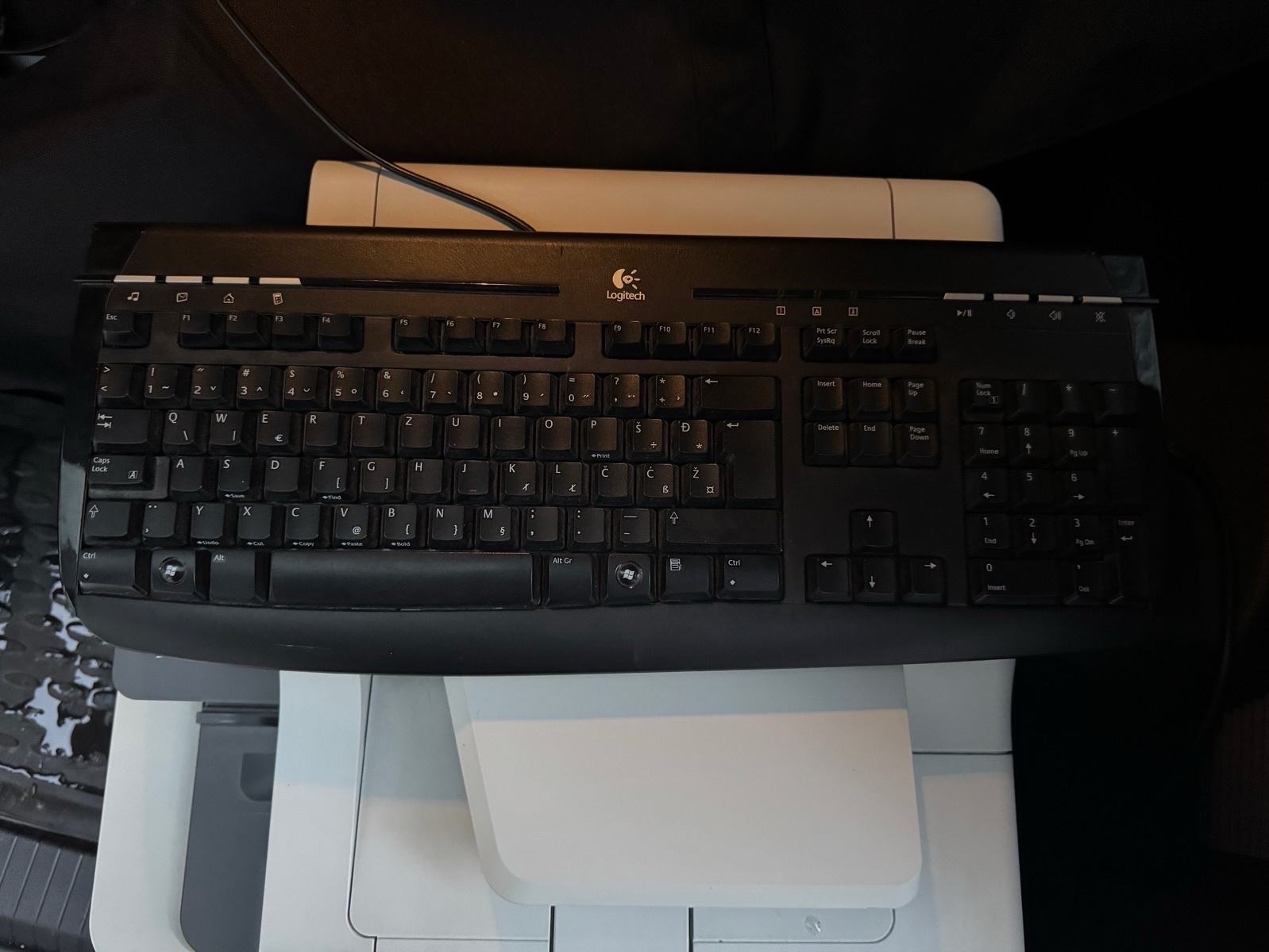Logitech Internet 350 USB Multimedia Keyboard