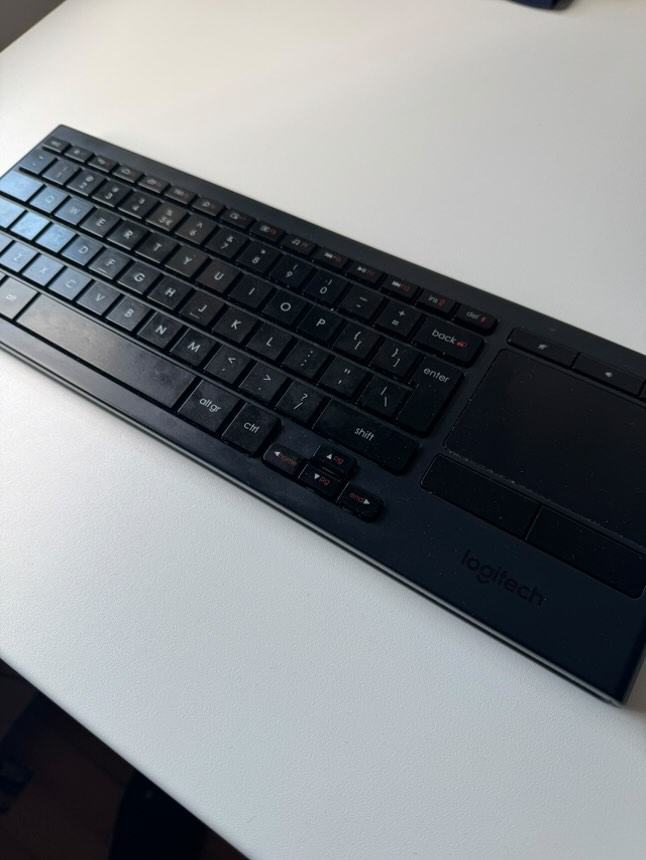 Logitech K830 Bluetooth model
