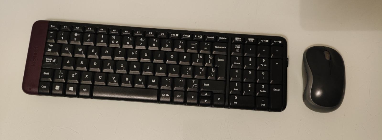 logitech komplet miš i tipkovnica