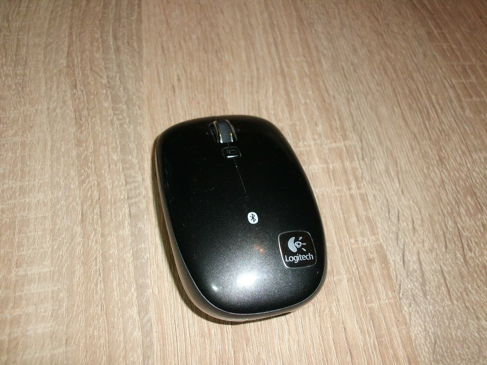 Logitech m555b
