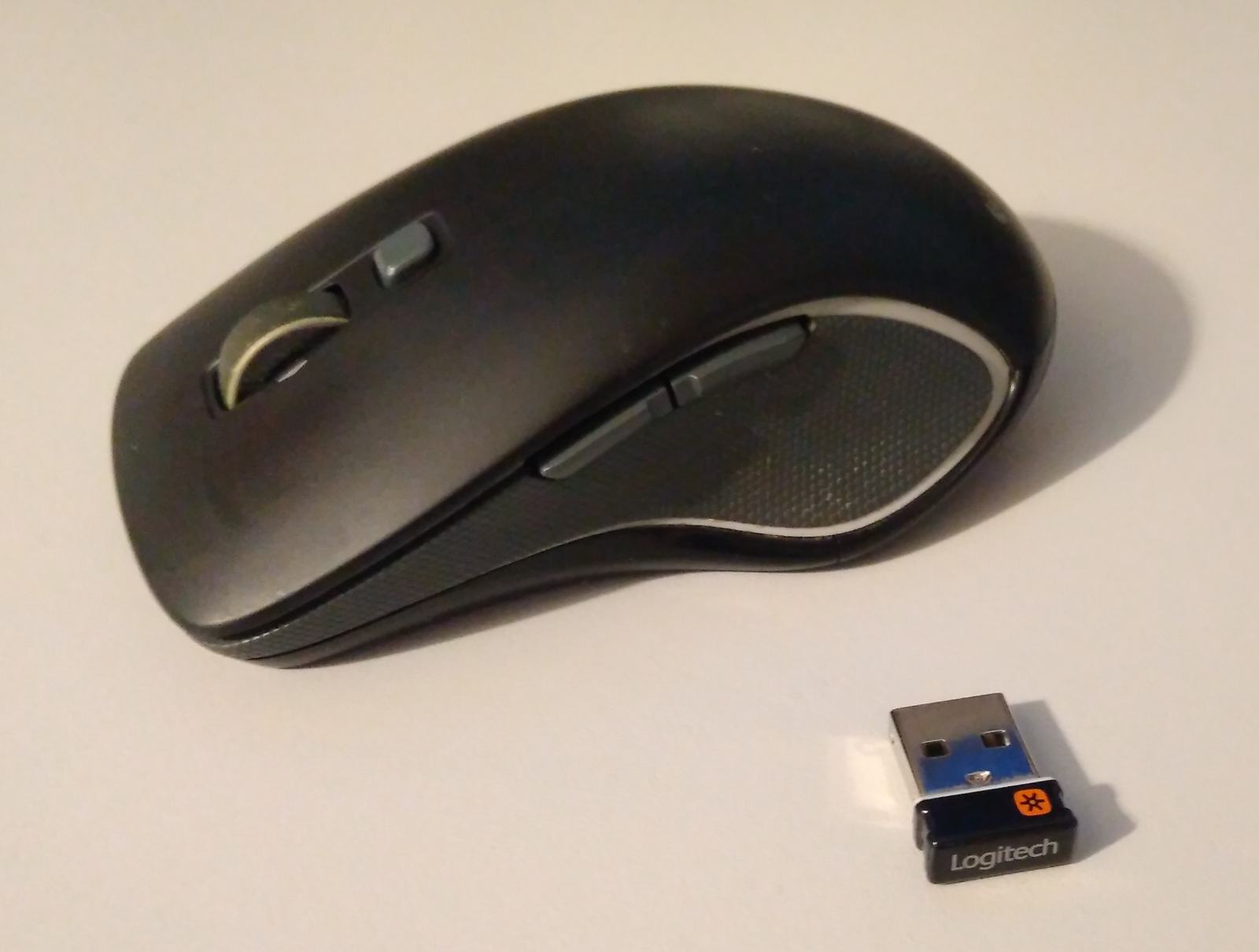 Logitech M560, bežični miš, crni, 5 tipki, hyperscroll