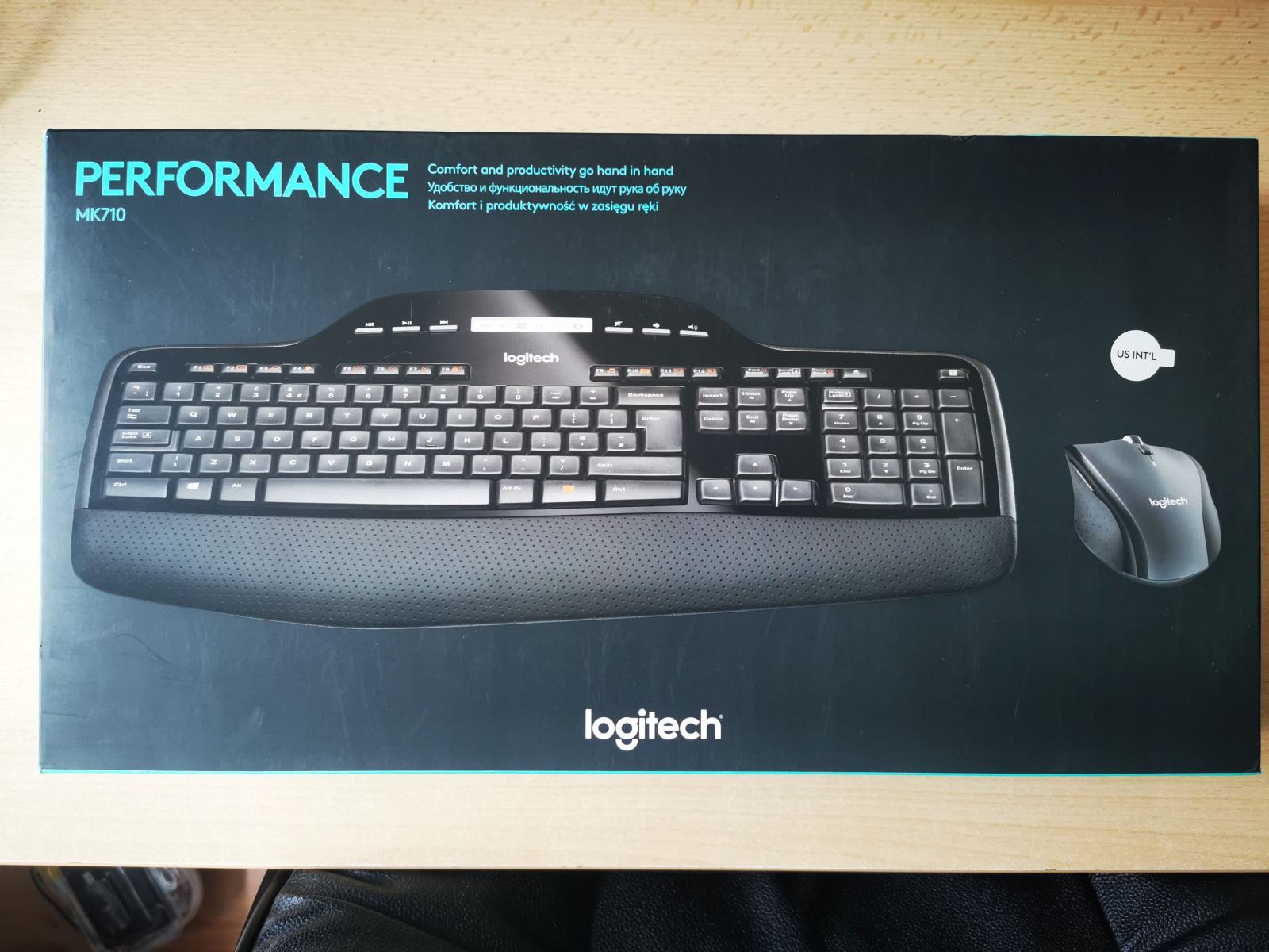 Logitech MK710 Performance Wireless Desktop(tipkovnica + miš) - 550kn