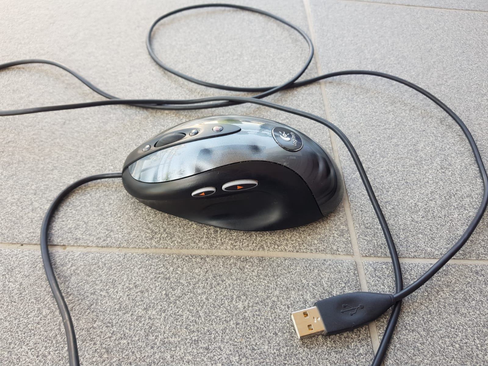 Logitech MX 518 miš