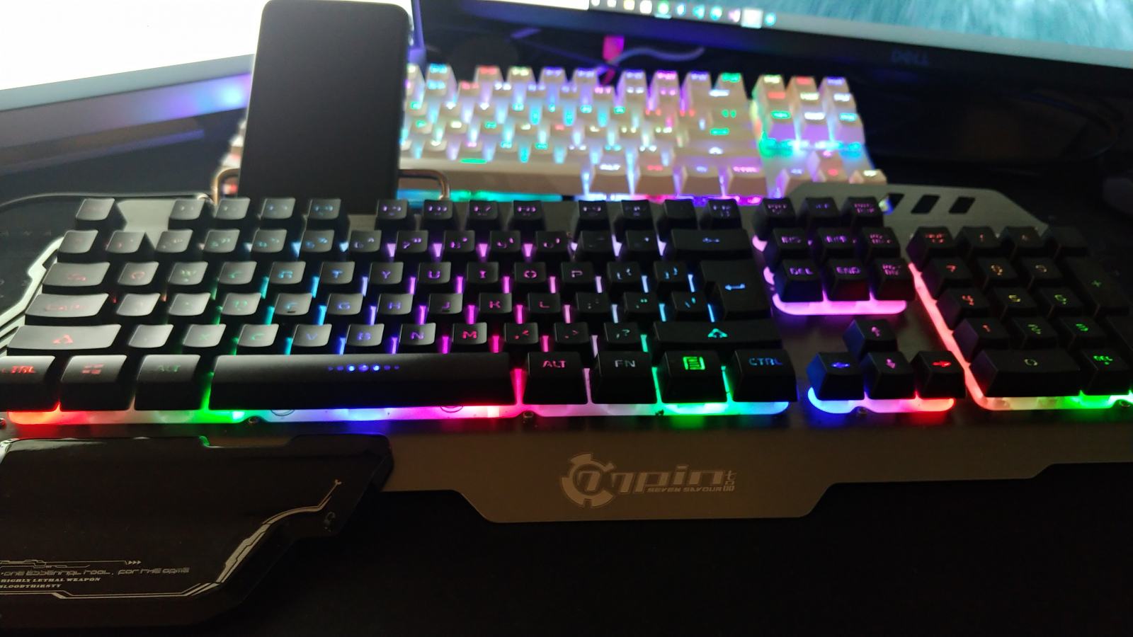 PK-900 RGB tipkovnica sa držaćem za mobitel, 104 keys
