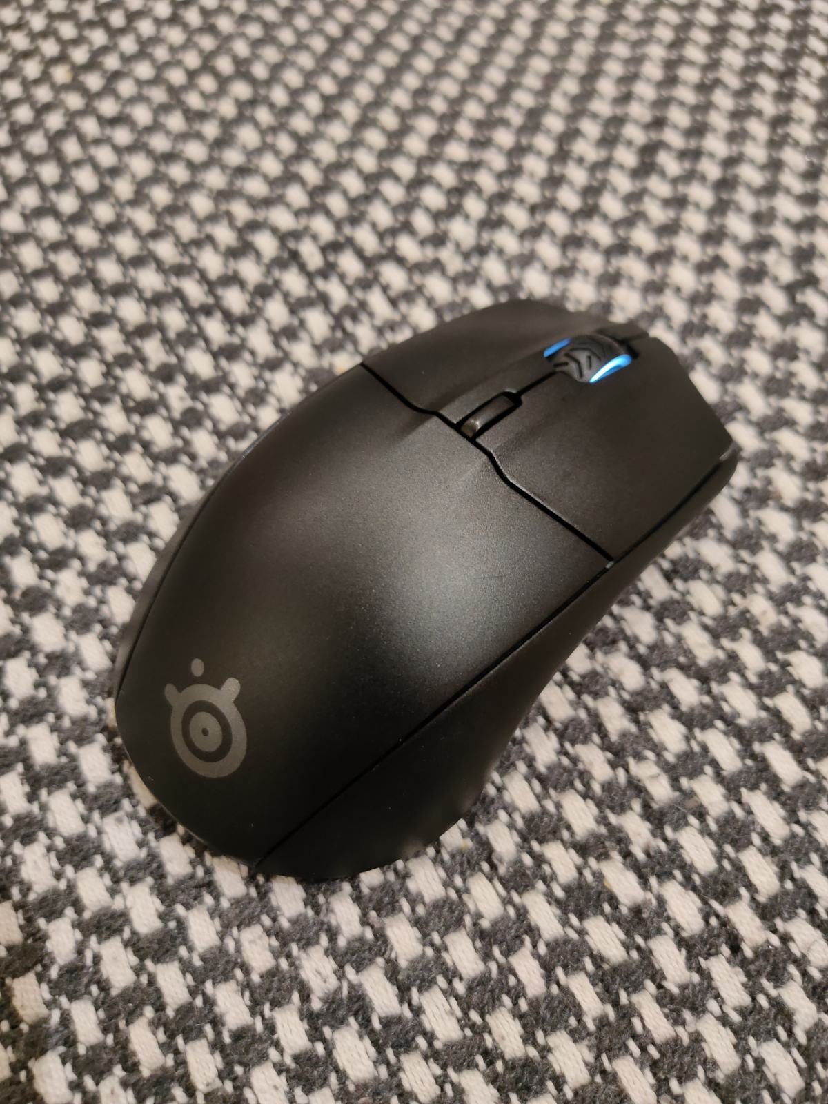 Steelseries Rival 3 wireless gaming miš