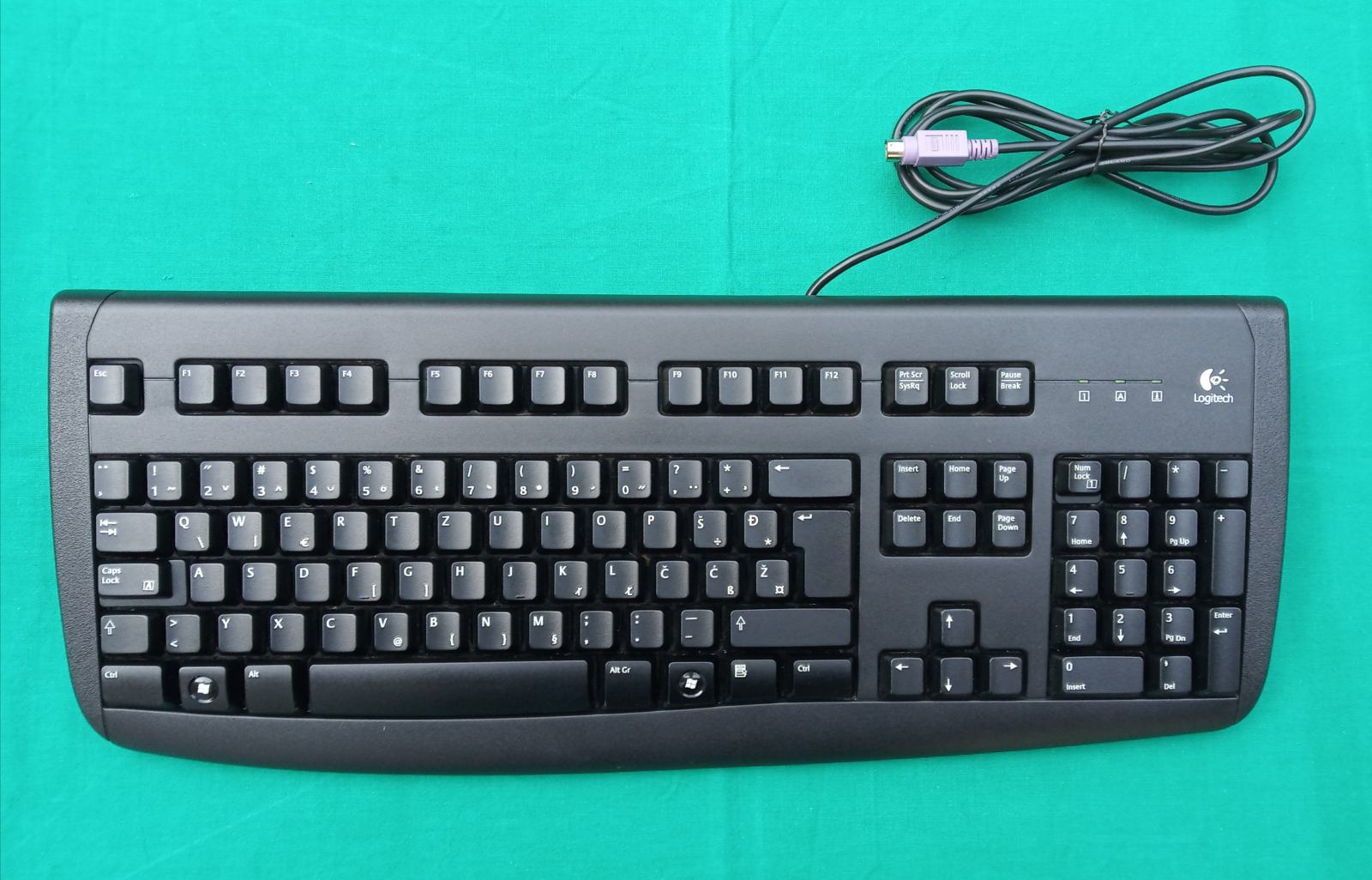 Tipkovnica Logitech Deluxe 250