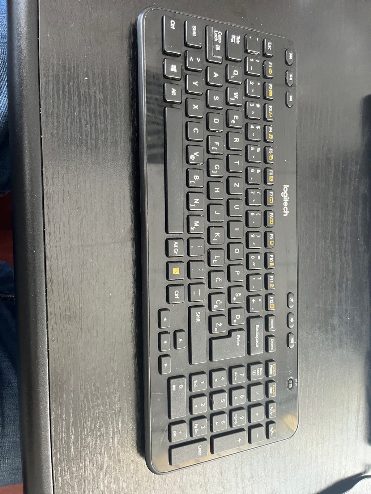 Tipkovnica Logitech K360