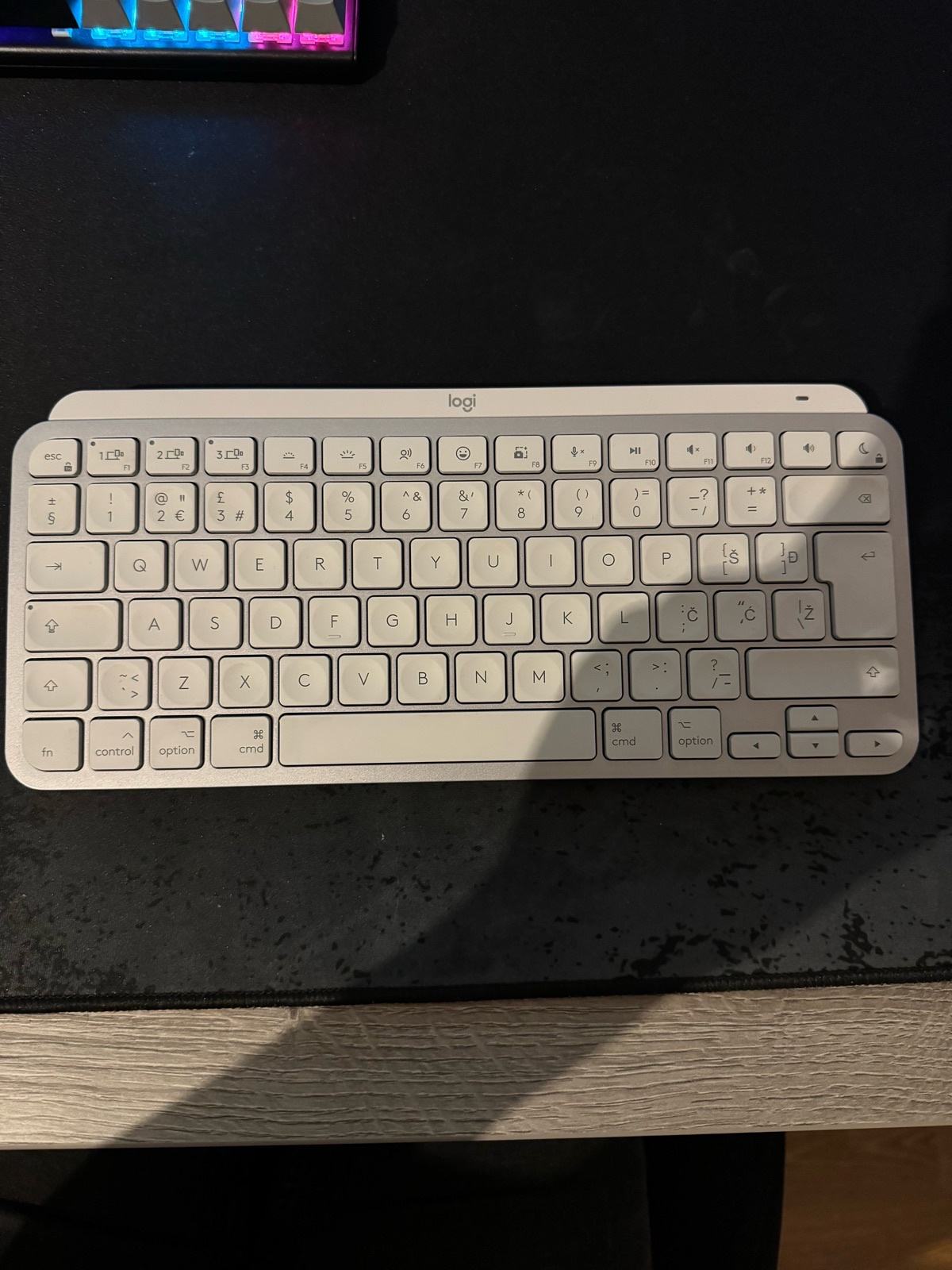 Tipkovnica LOGITECH MX Keys mini za Apple, bežična, BT, srebrna