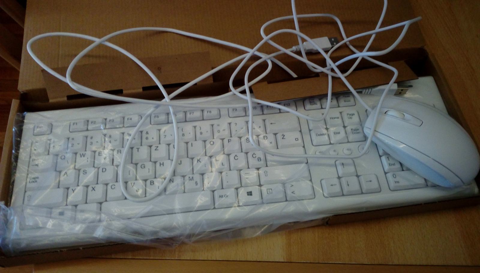 Tipkovnica + miš hp bijeli