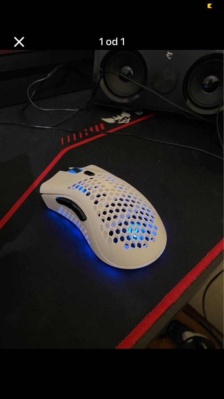 Wireless RGB lightweight honeycomb gaming miš