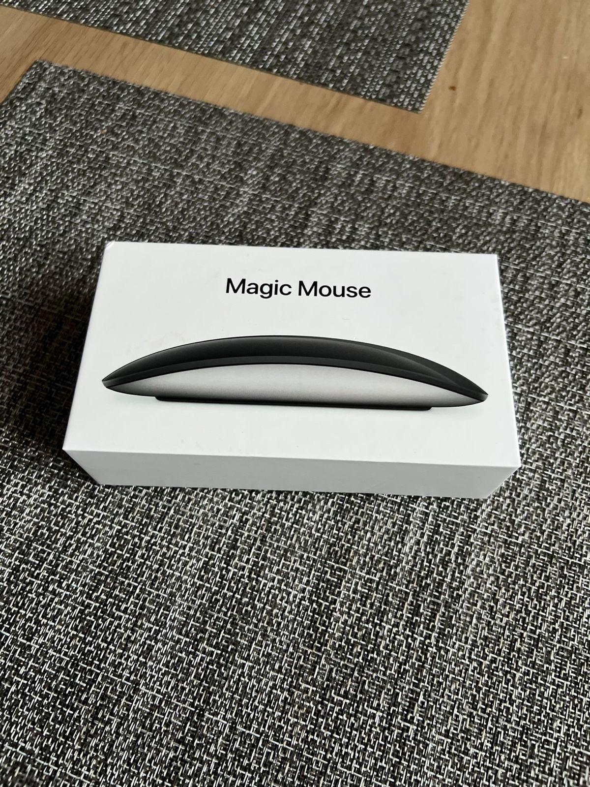 NOVO ZAPAKIRANO - Apple Magic Mouse - Black Multi-Touch Surface