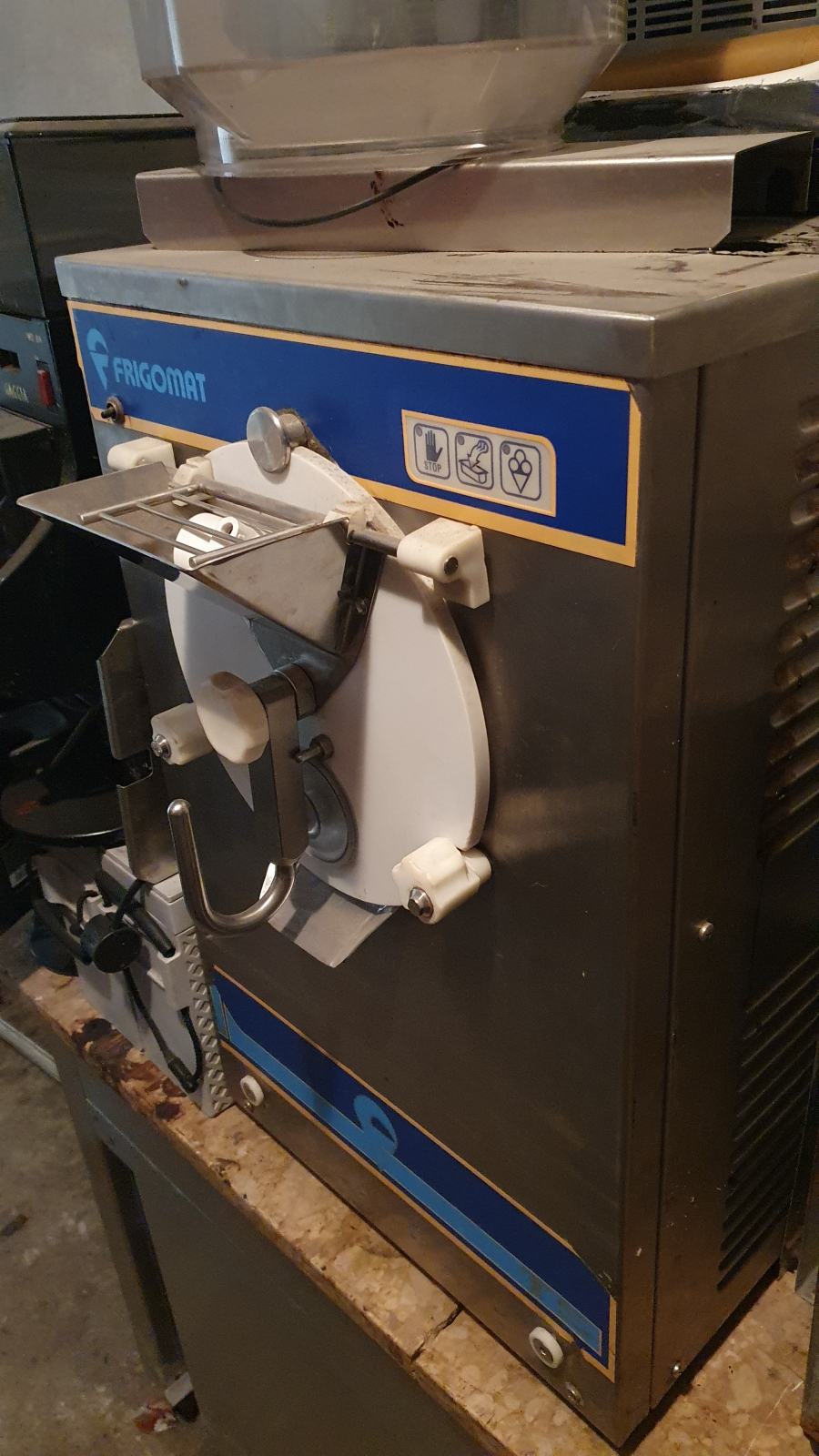 Aparat za sladole frigomat digital ( labo )