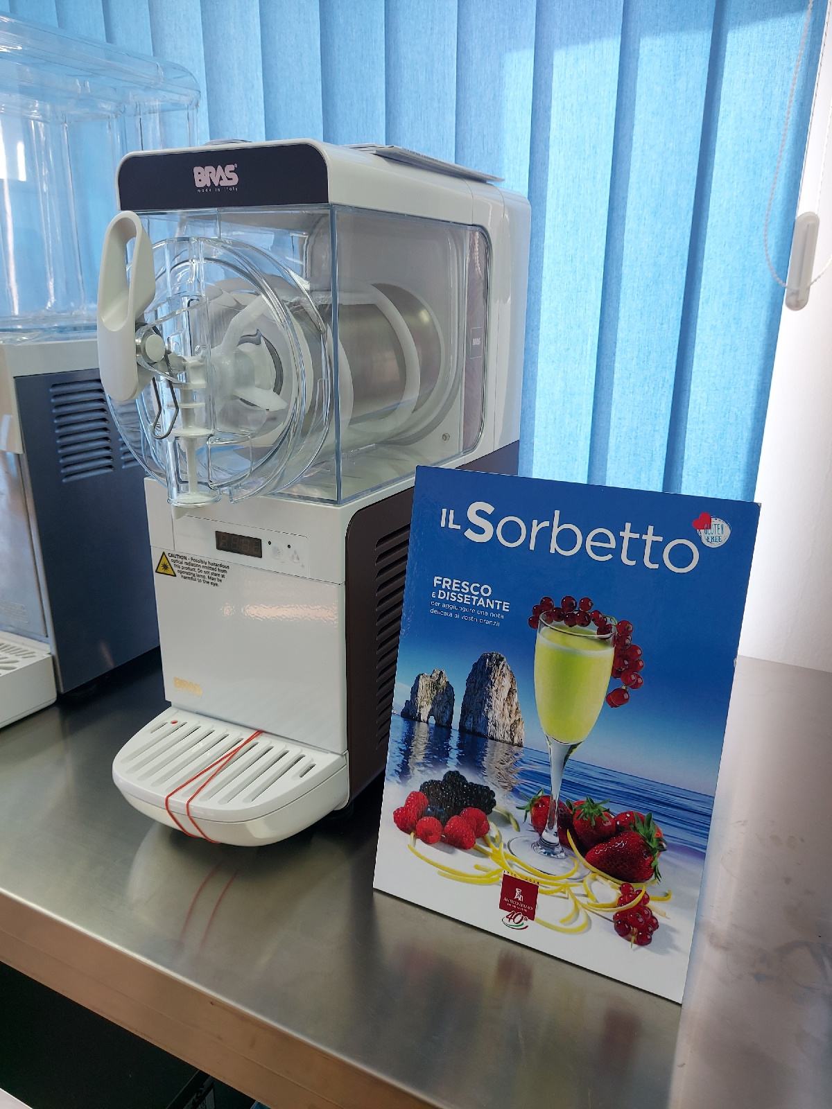 APARAT ZA SORBETO i LEDENU KREM KAVU 2,8L BRAS,NOVO