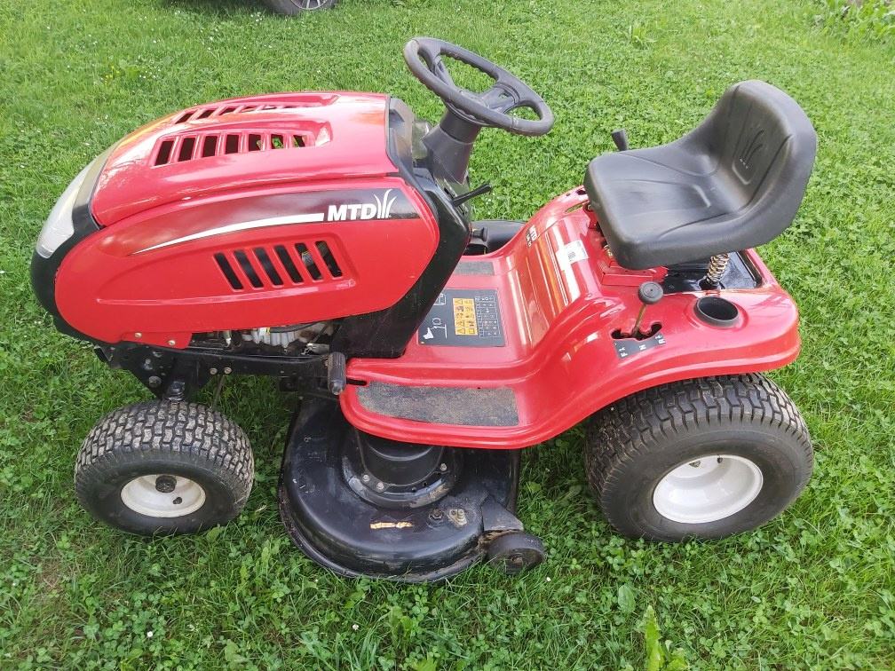 Traktorska kosilica MTD LG 175