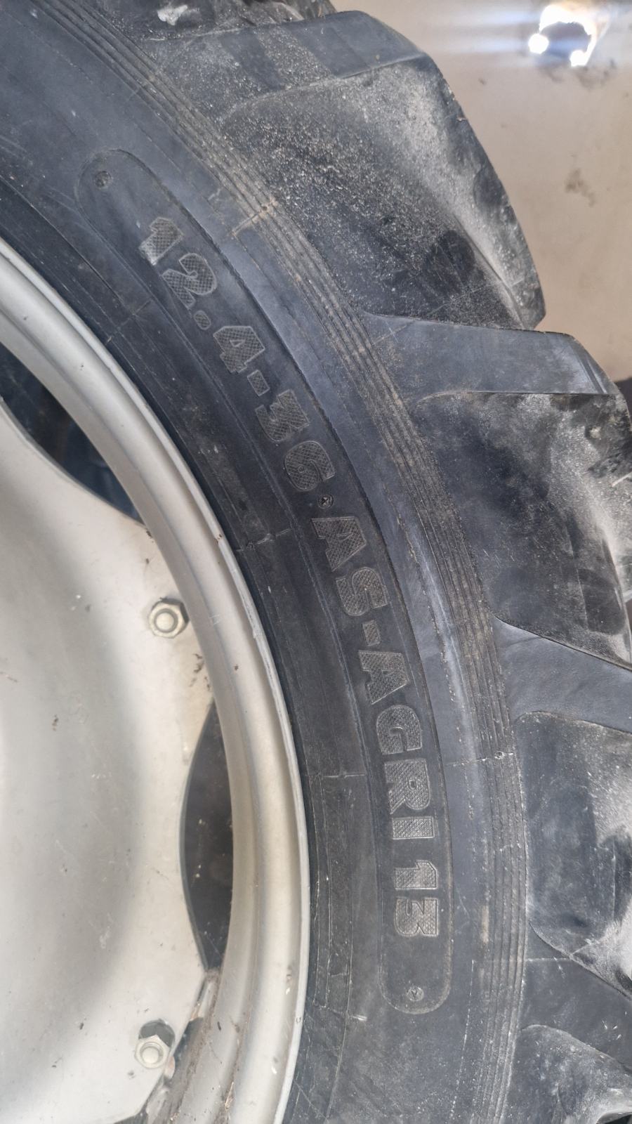 Gume sa felgama 12.4-36