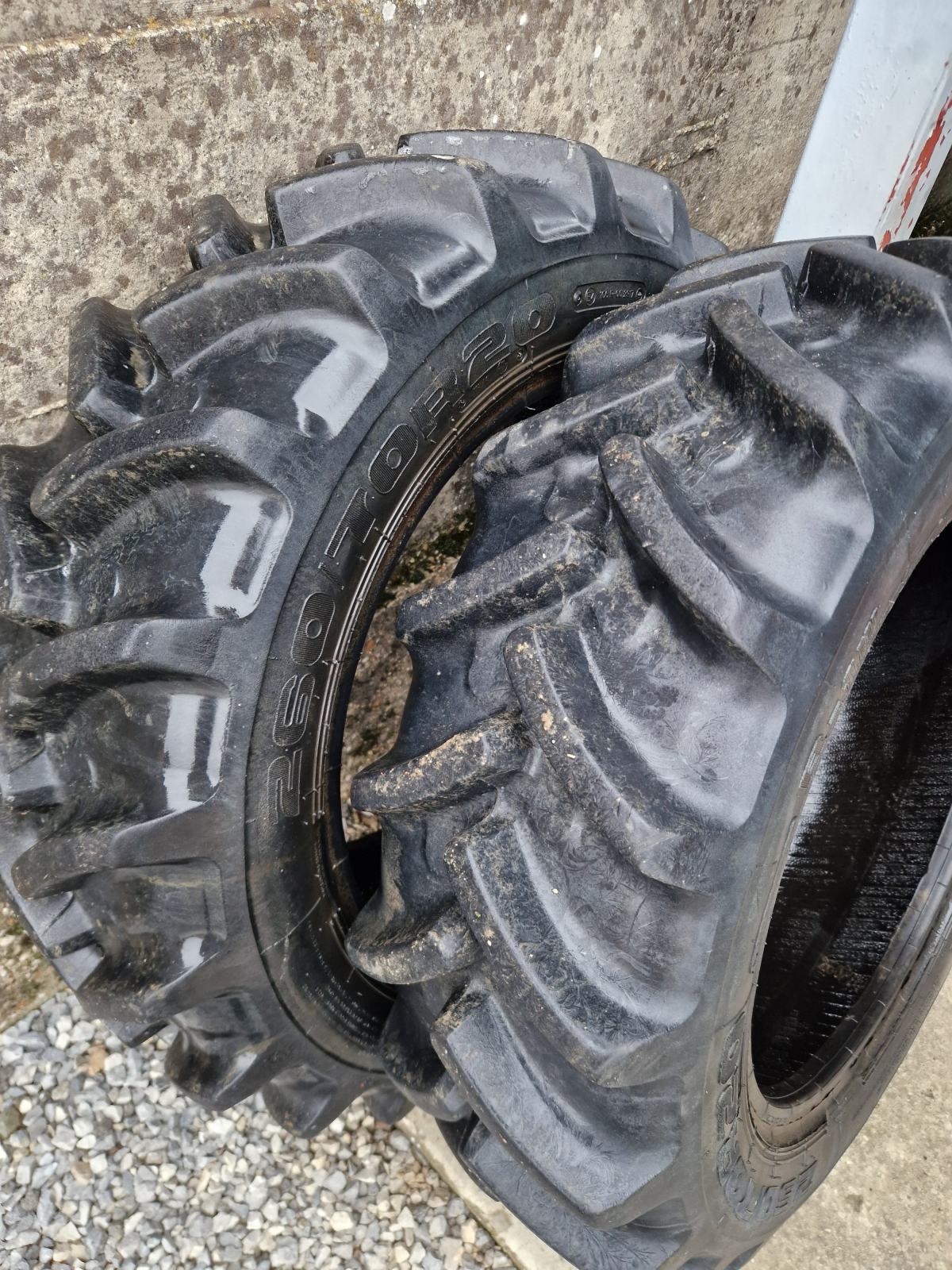 260/70R20 gume za traktor radijalne
