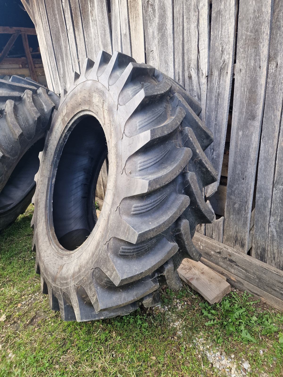 Nove Gume 520 85 r38