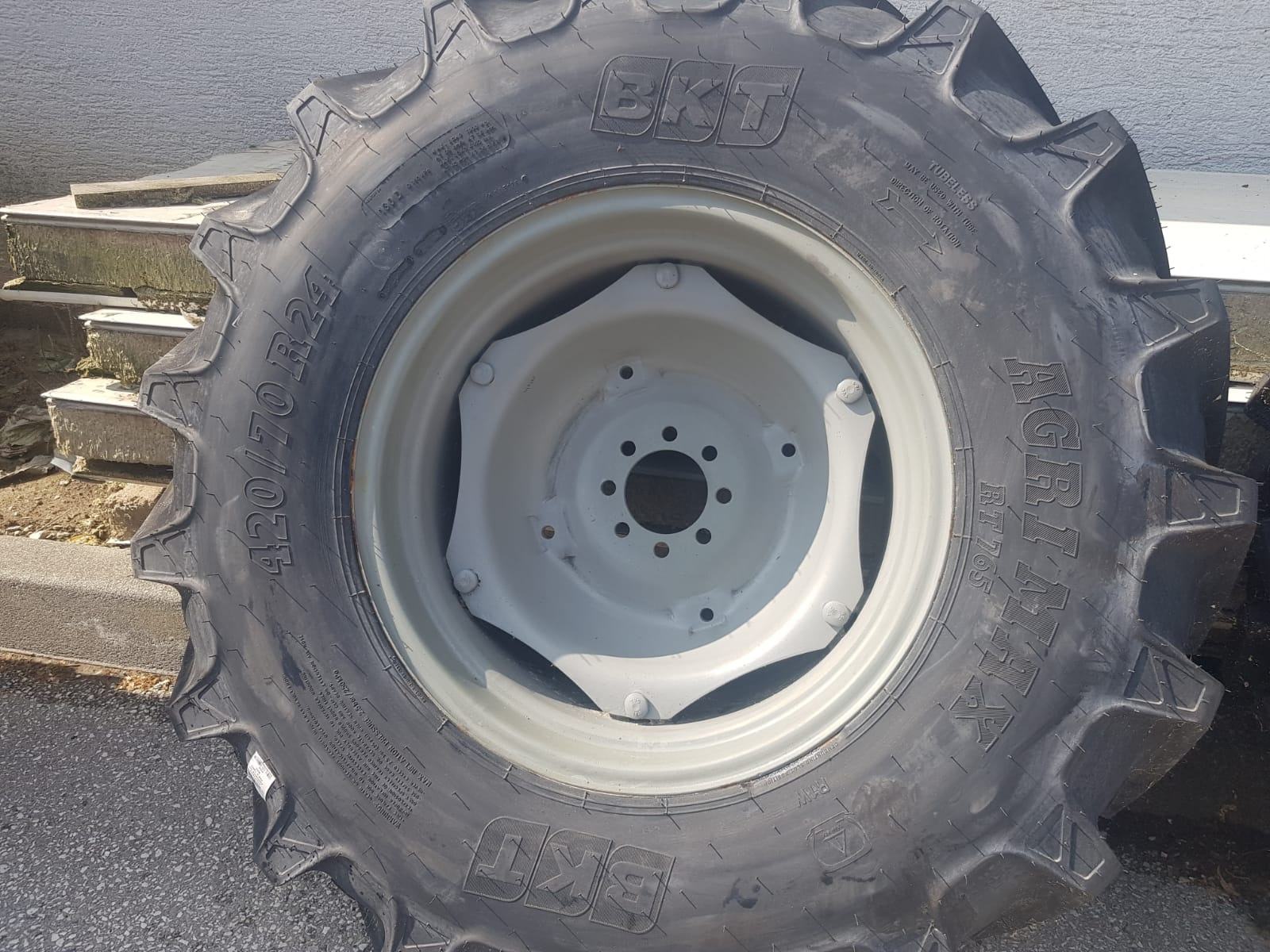 Nove gume sa felgama