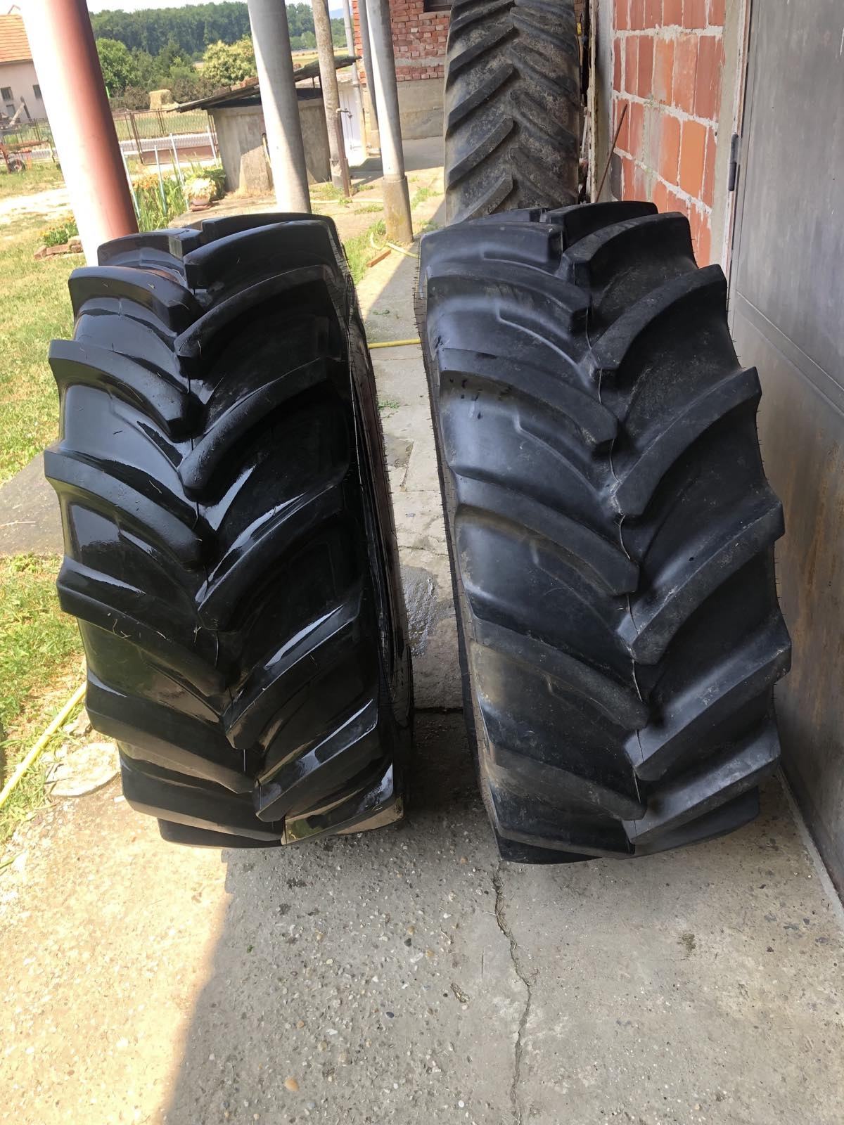 Traktorske gume 650/65 R38 i 480/65 R28