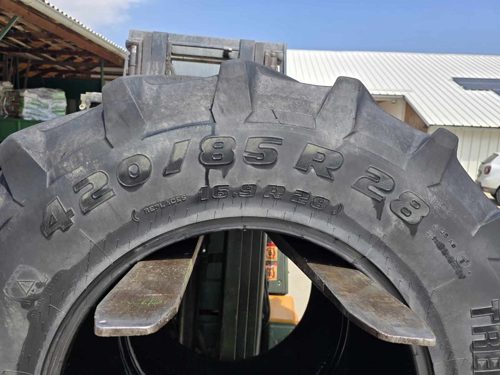 TRELLEBORG TM600 420/85R28