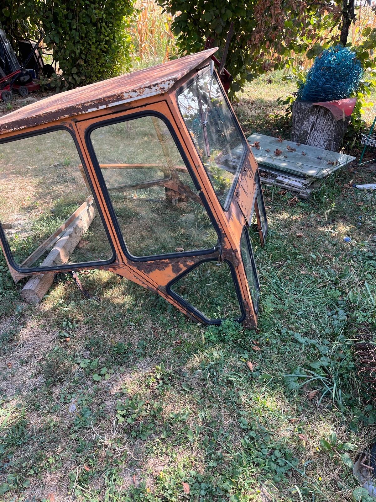 Kabina za traktor Ursus C335