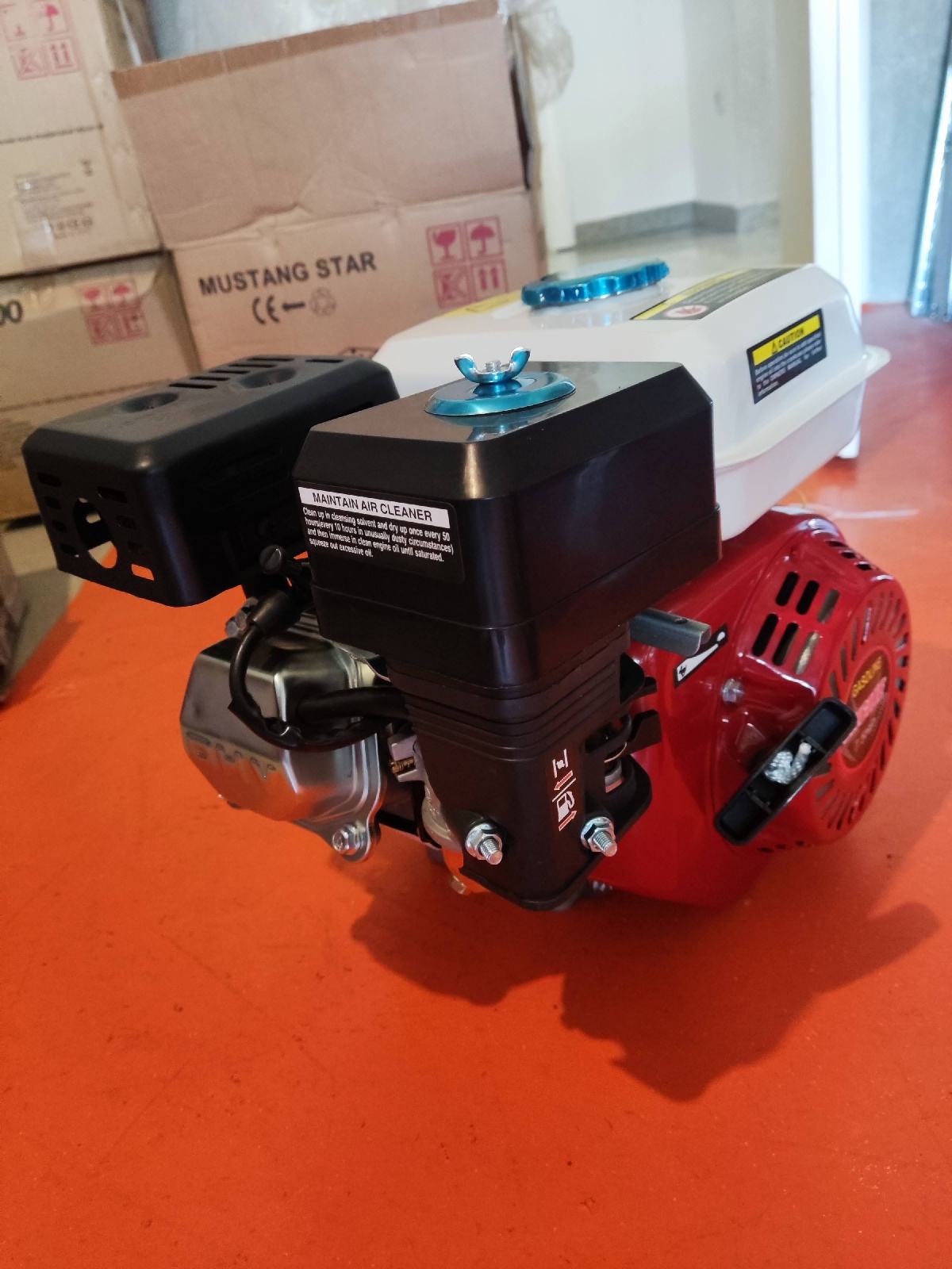 benzinski motor gx200