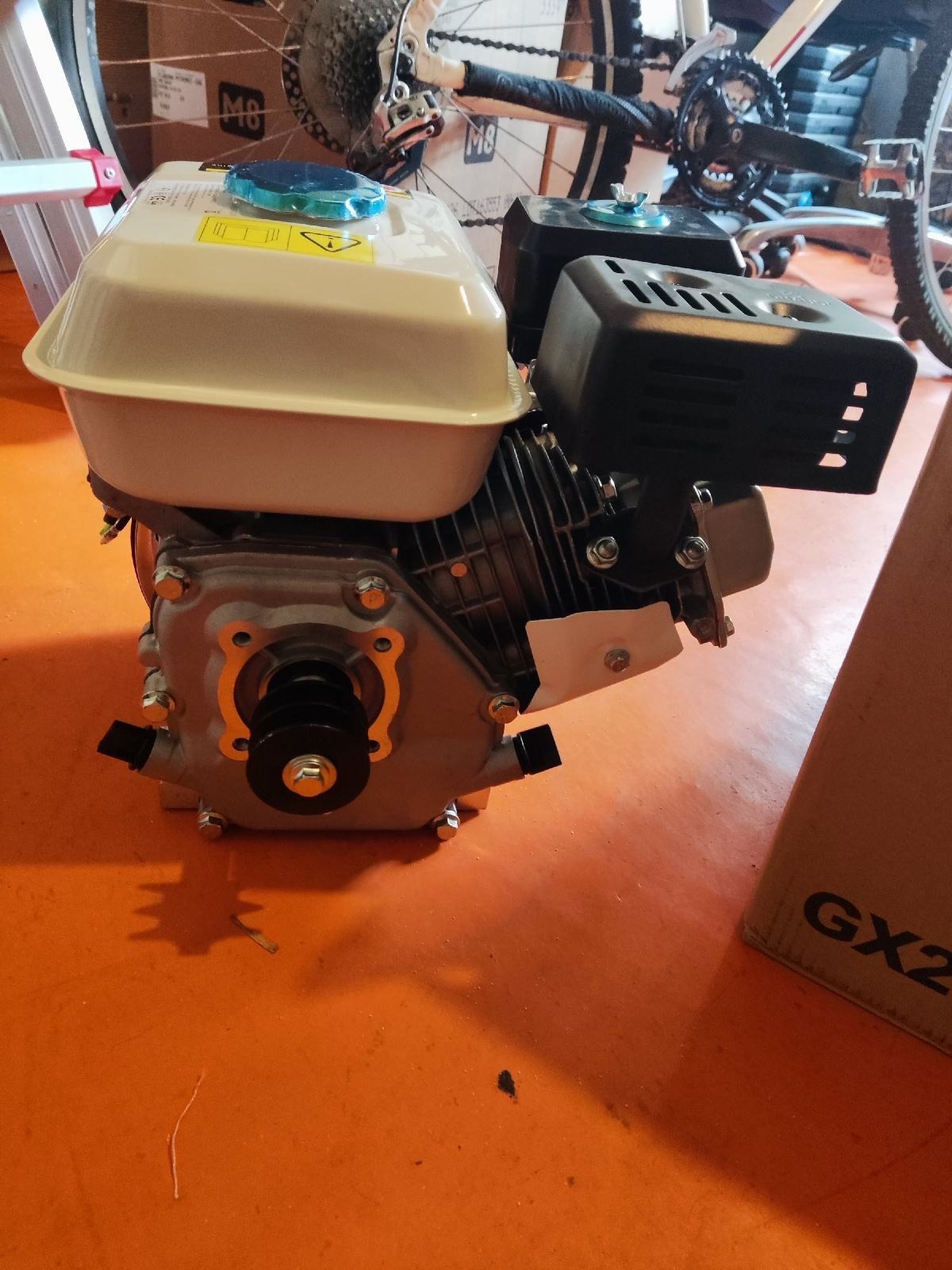 benzinski motor gx200