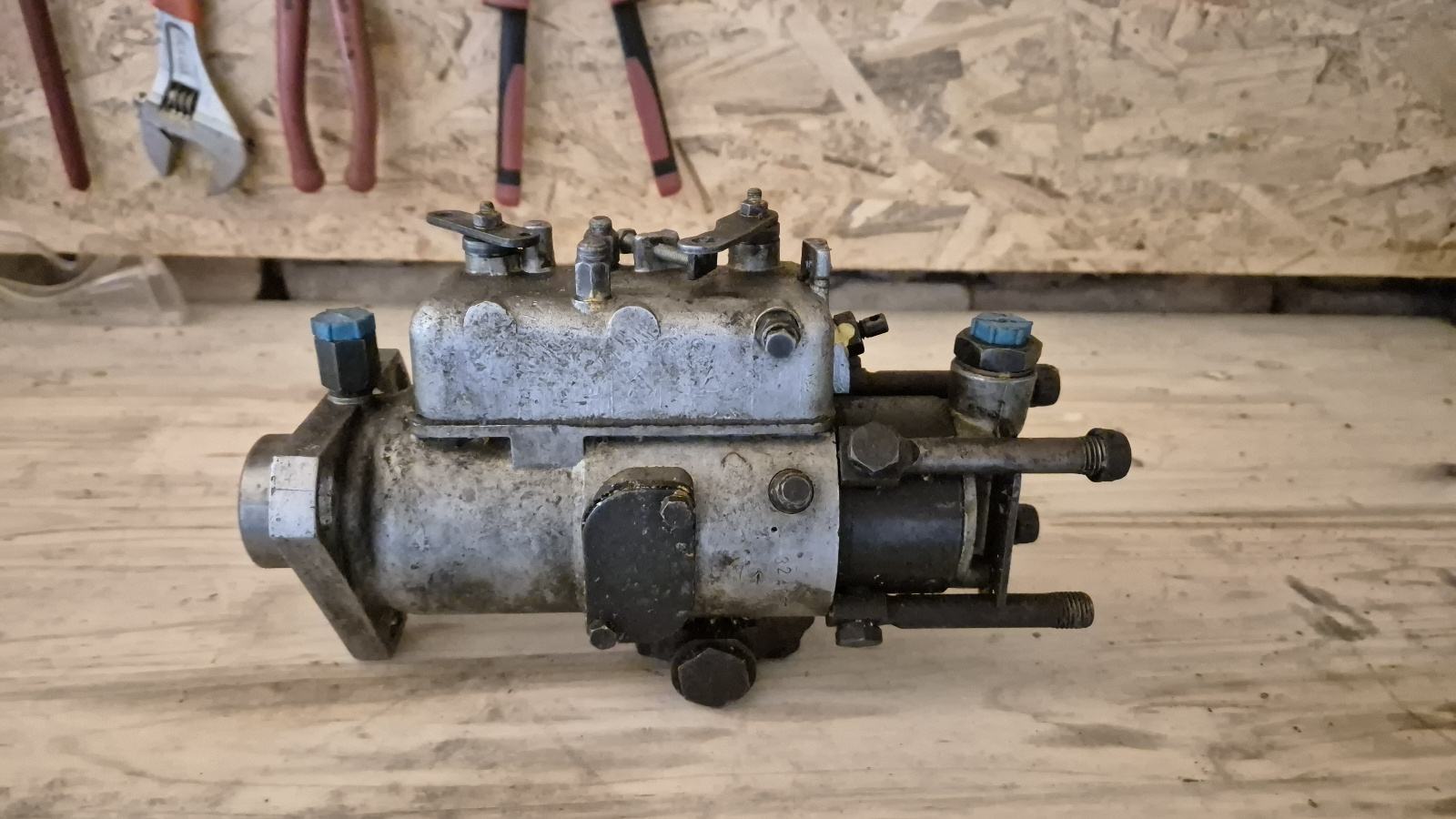 Boš pumpa goriva imt 558