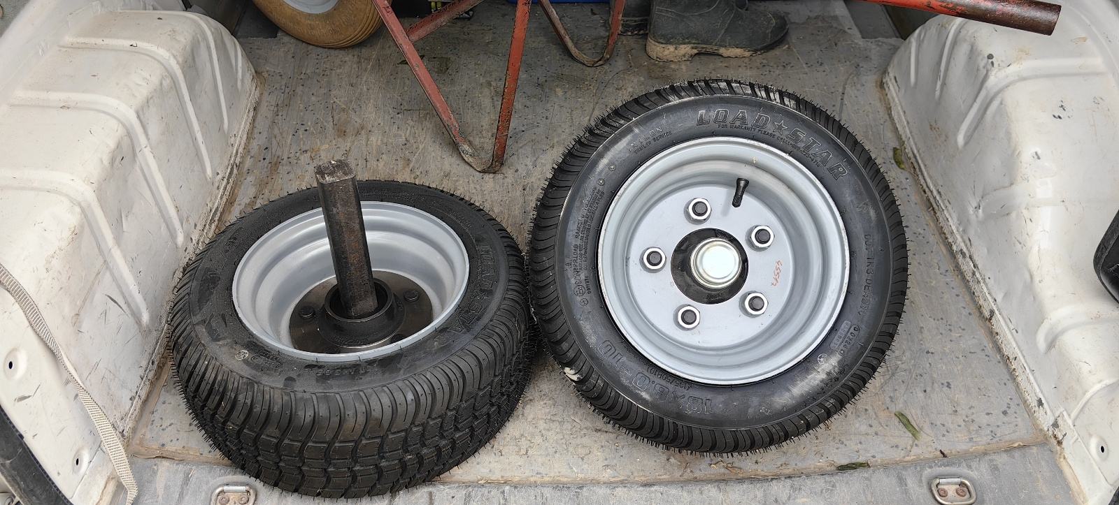 gume sa glavčinama i osovinama za izradu prikolice