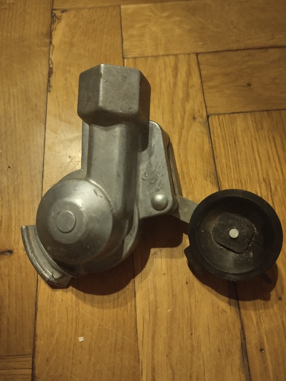 SPOJNICA ZA ZRAK SA VENTILOM 42480130