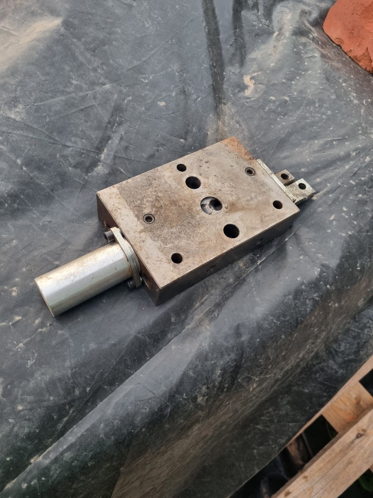 Hidraulicni razvodnik - sekcija Bosch