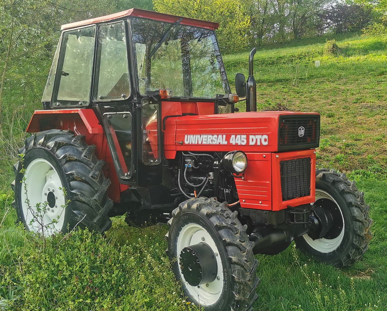 UNIVERSAL 445 DTC ODLIČNO STANJE