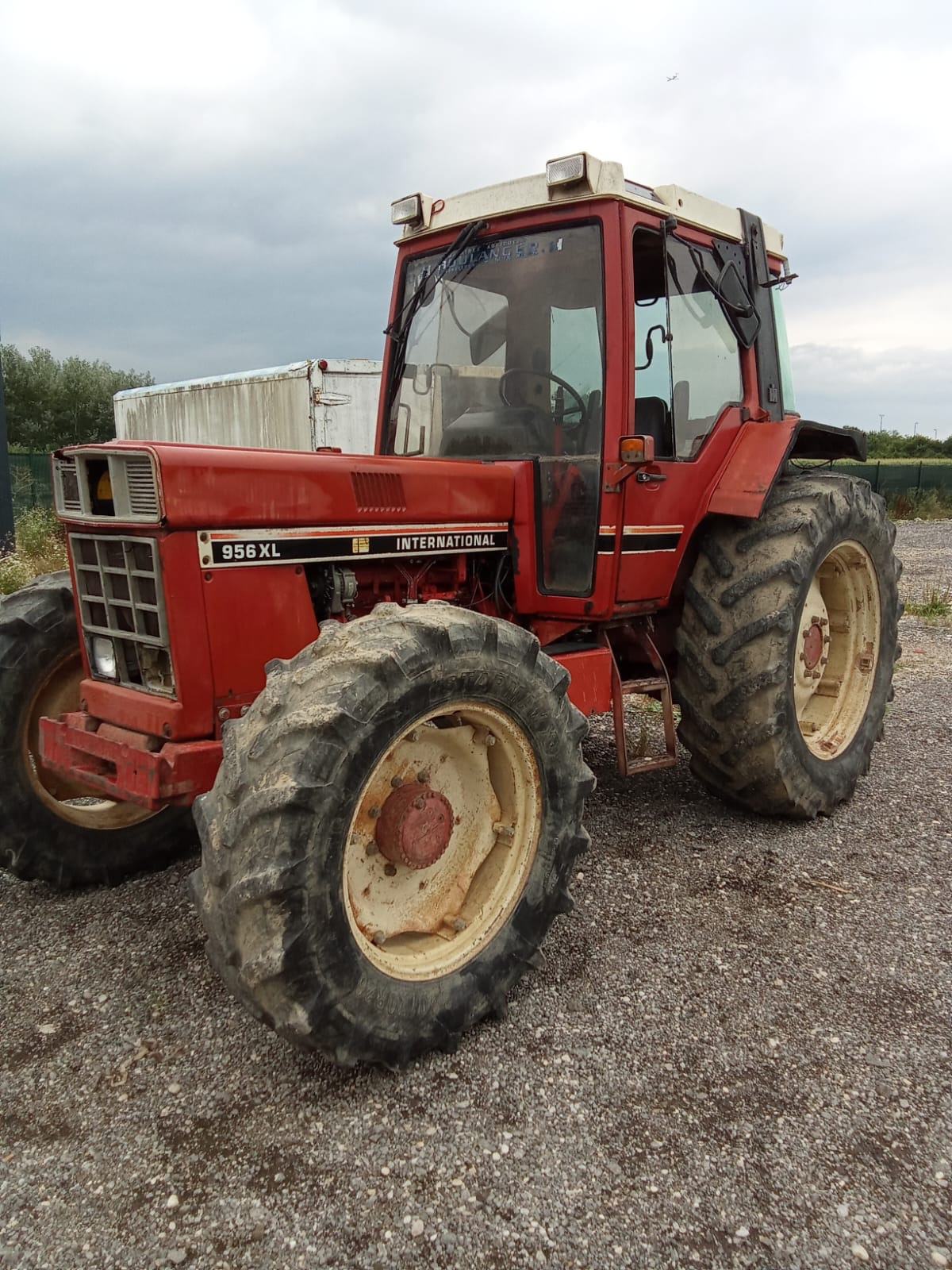 Case internacional 956xl