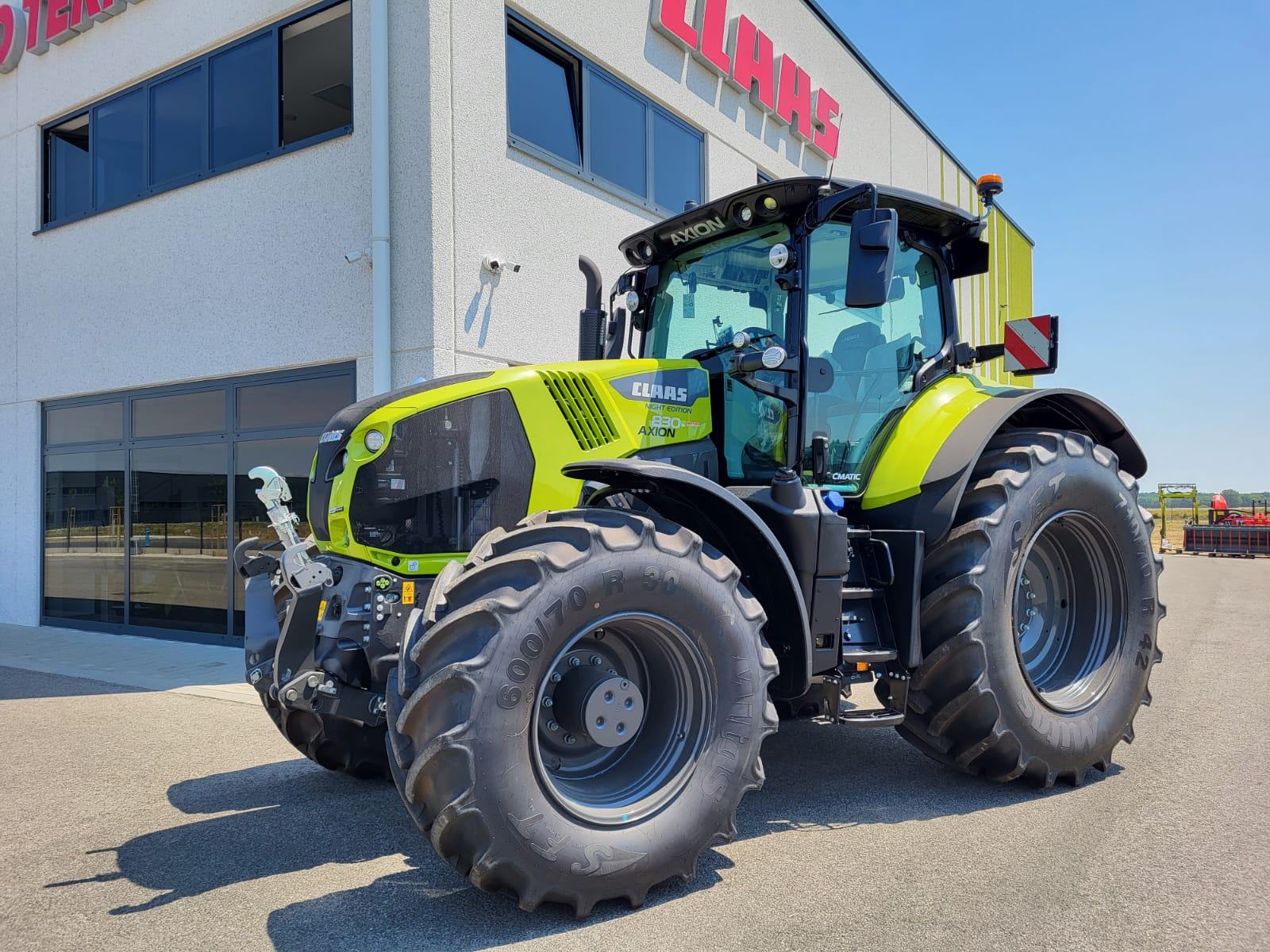 CLAAS AXION 830 CMATIC CEBIS Night Edition