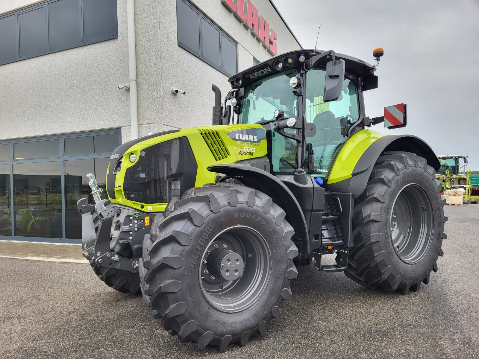 CLAAS AXION 870 CMATIC CEBIS Night Edition