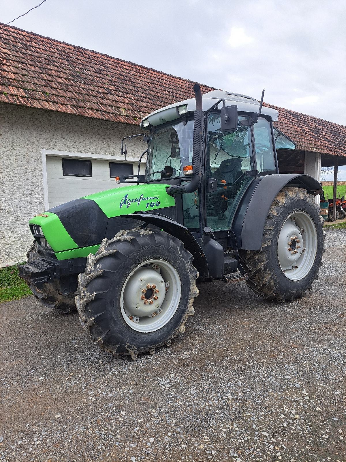 DEUTZ - FAHR Agrofarm 100
