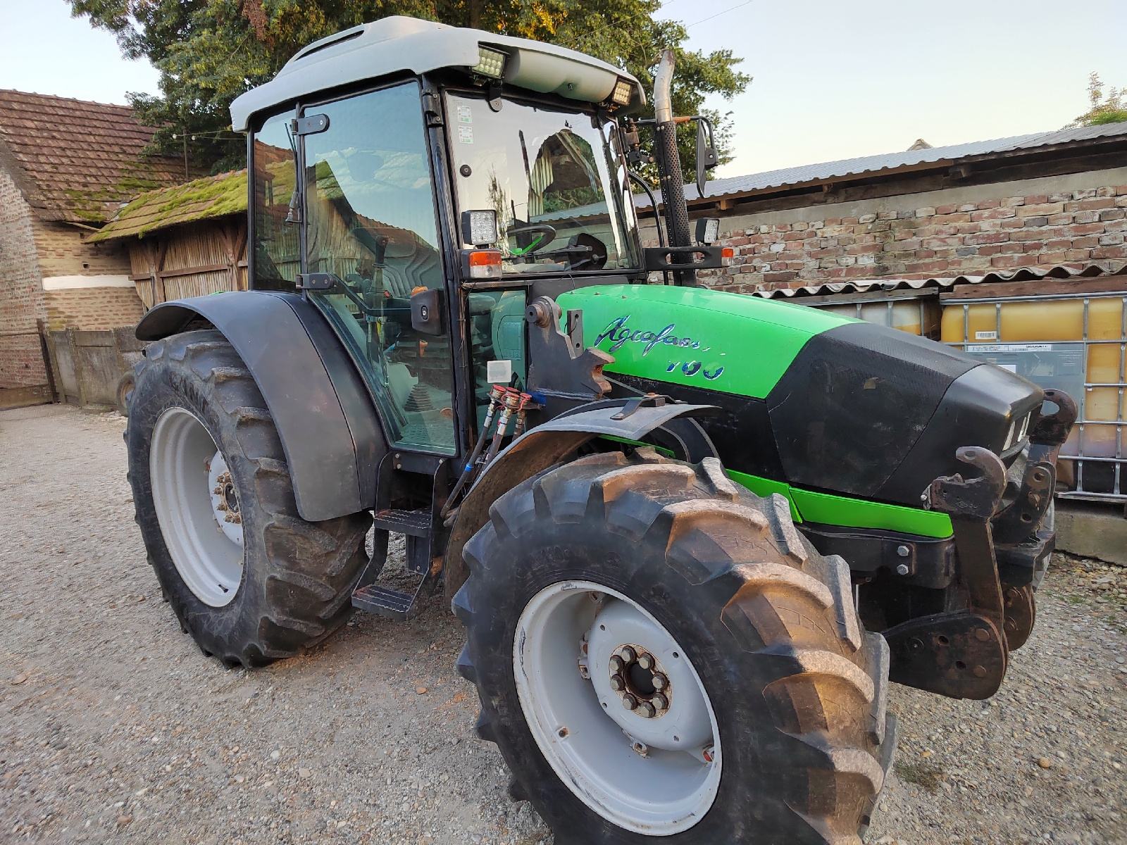 Deutz fahr agrofarm100