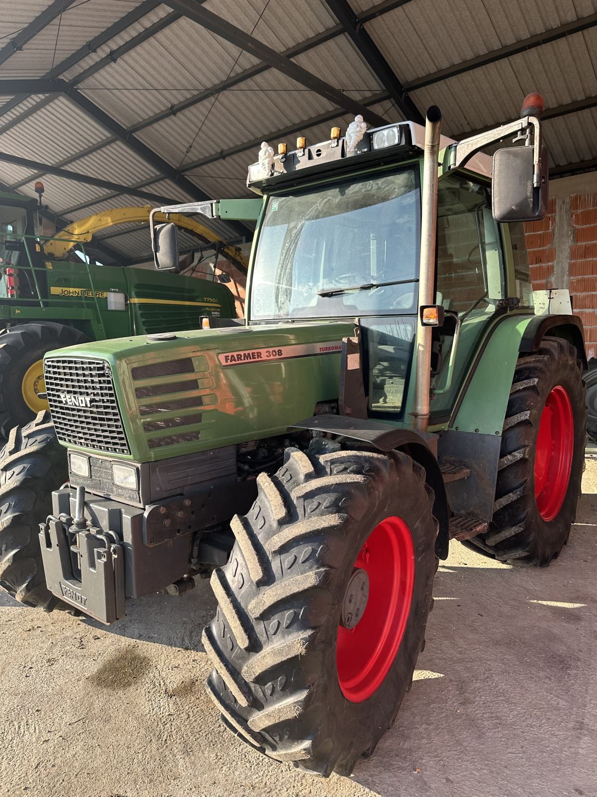 Fendt 308 sa utovarivačem