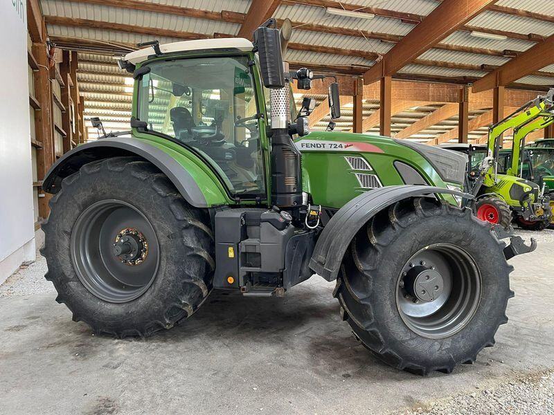 Fendt 724 Vario S4 Profi Plus