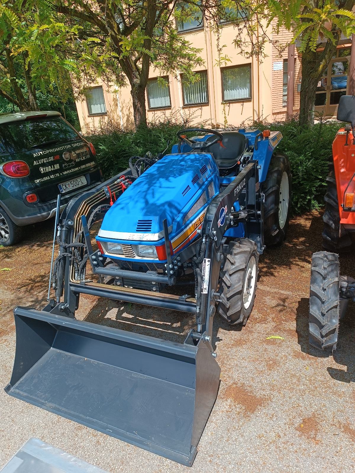 Iseki TU205F sa novim utovarivačem 4x4 20ks