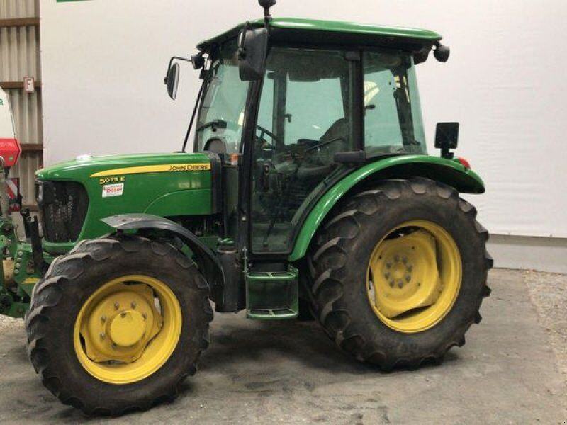 John Deere 5075 E