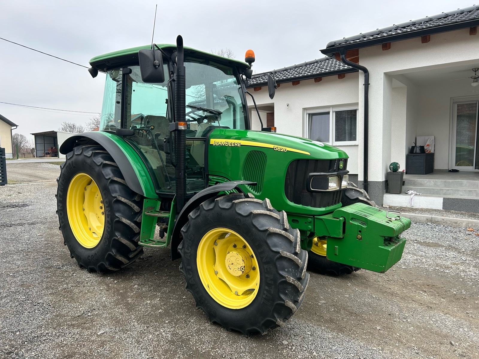 John Deere 5820 Premium 1.vlasnik,ZRAK,EHR