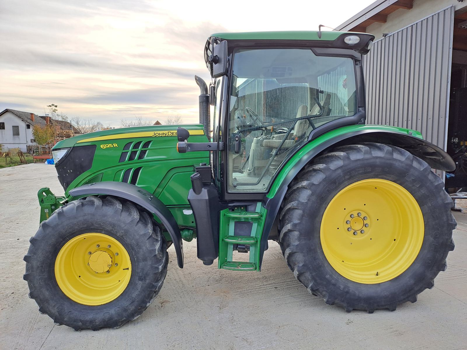 John Deere 6105 R